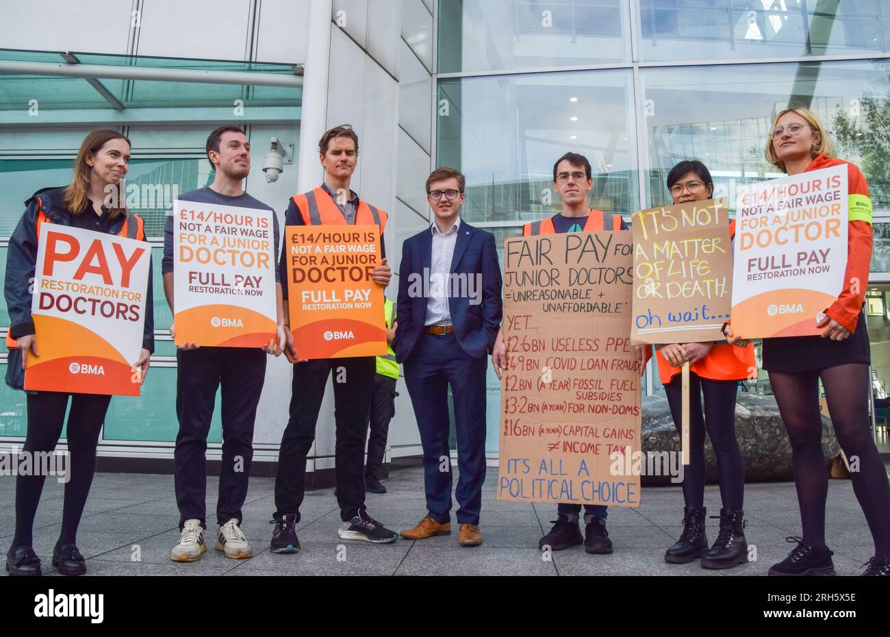 Dr rob laurenson hi-res stock photography and images - Alamy