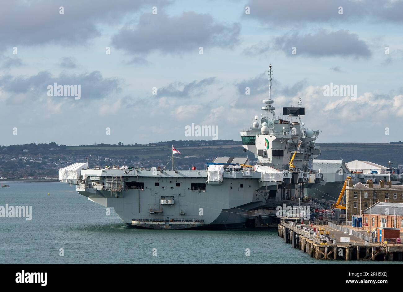 the royal navy aircraft carrier queen elizabeth alongside at fountain ...