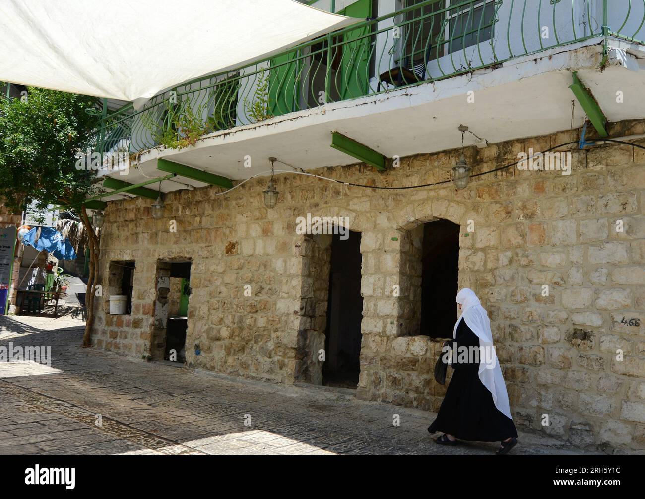 Druze woman hi-res stock photography and images - Alamy