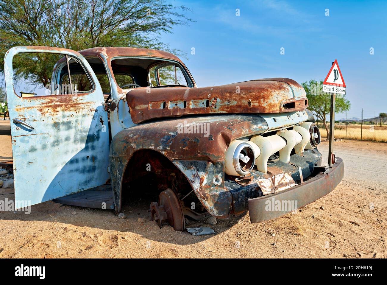 Rusty car paint hi-res stock photography and images - Alamy