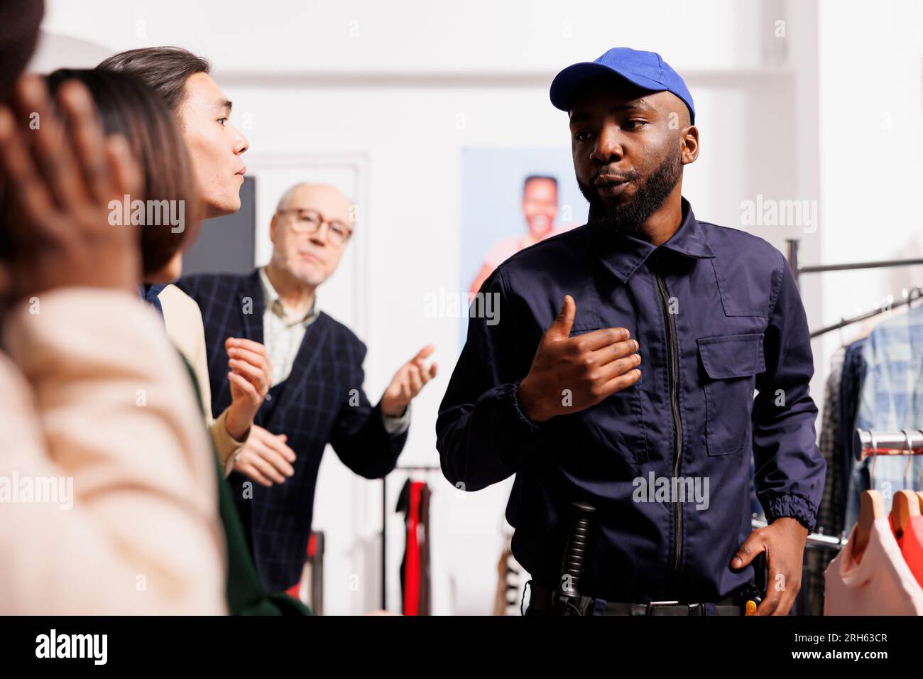 Angry customer employee store hi-res stock photography and images - Alamy