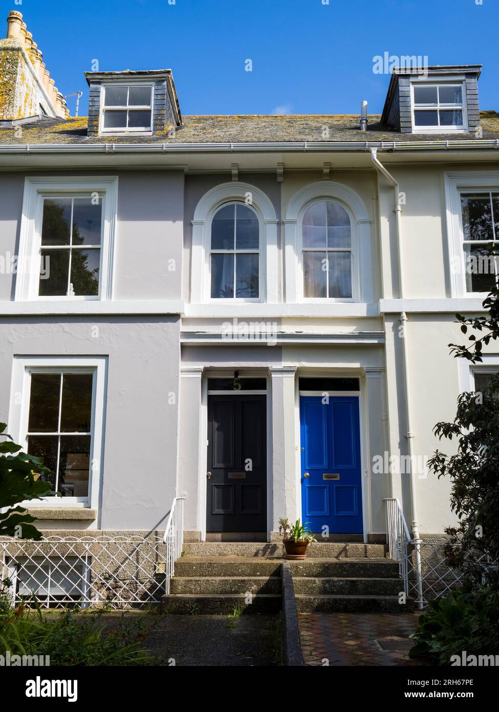 Sash windows england hi-res stock photography and images - Alamy