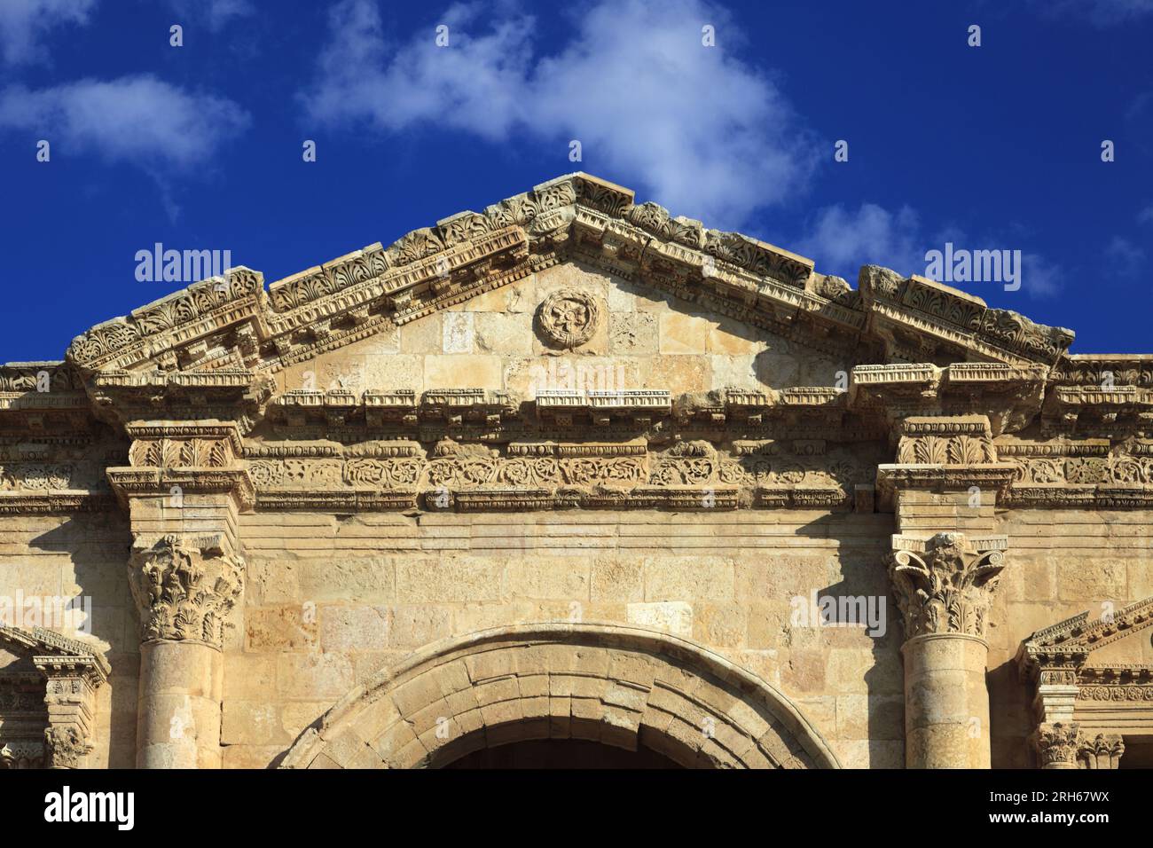 Jerash hadrians arch hi-res stock photography and images - Alamy