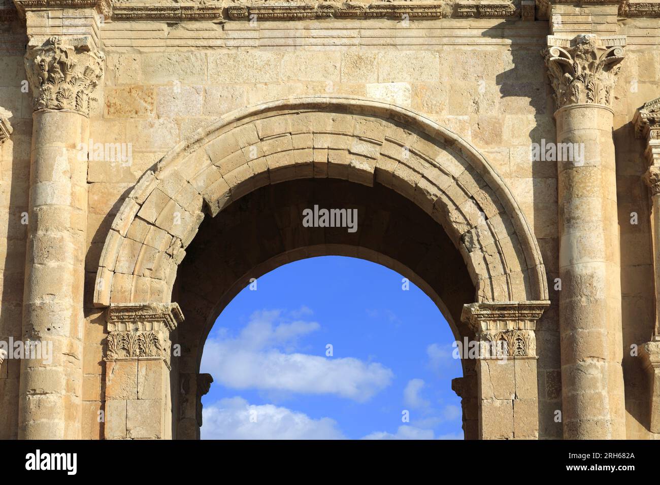 Jerash hadrians arch hi-res stock photography and images - Alamy
