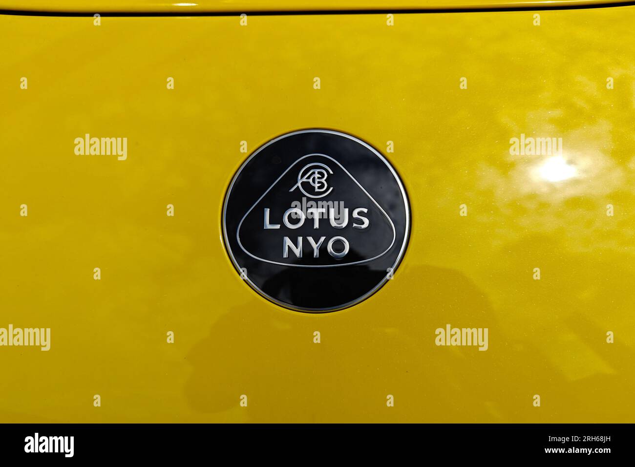 SHANGHAI, CHINA - AUGUST 14, 2023 - Customers shop for sports cars at ...