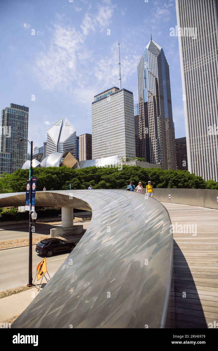 BP Pedestrian Bridge clad in brushed stainless-steel panels, Chicago ...