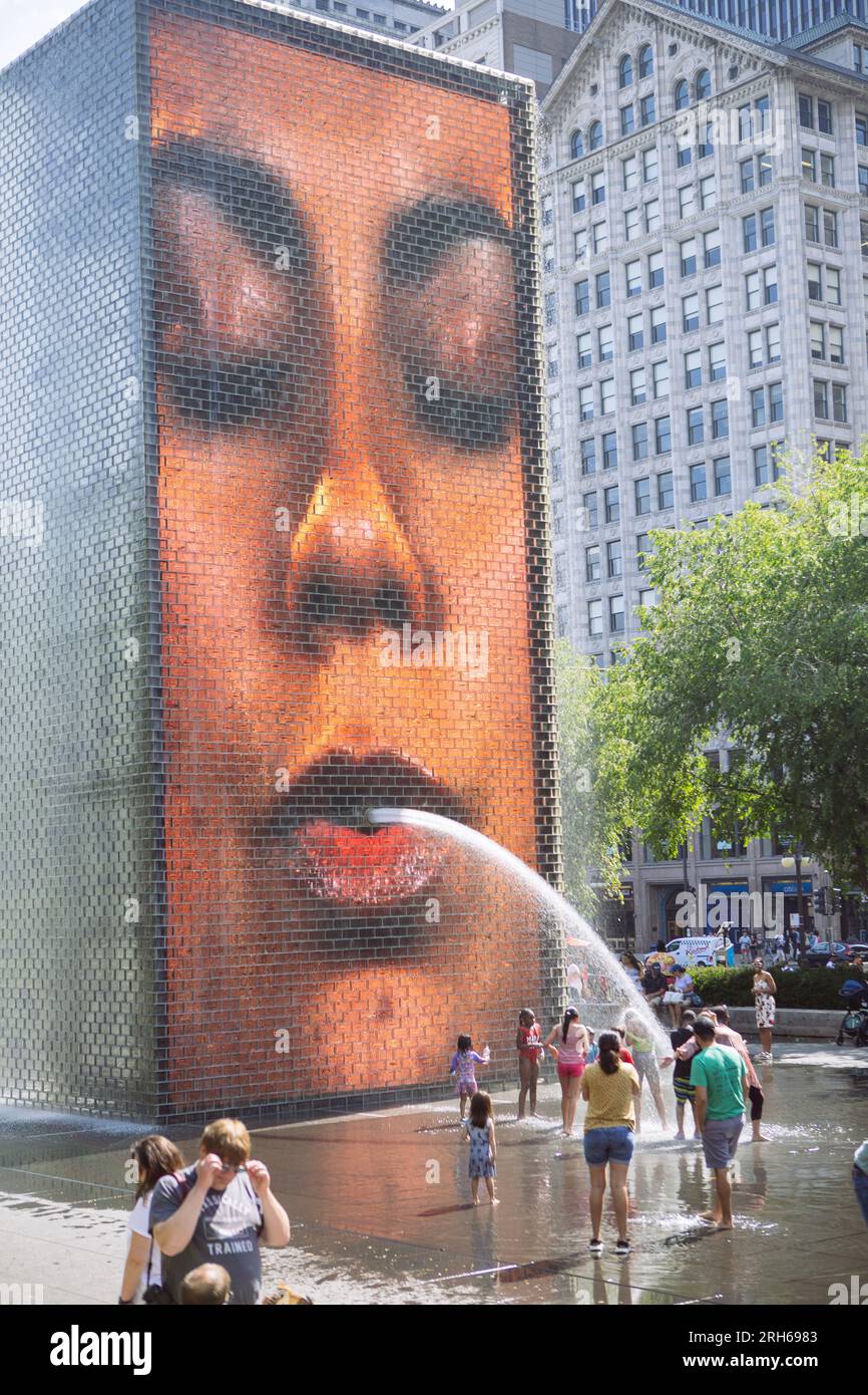 Crown Fountain by Conceptual artist Jaume Plensa interactive video ...