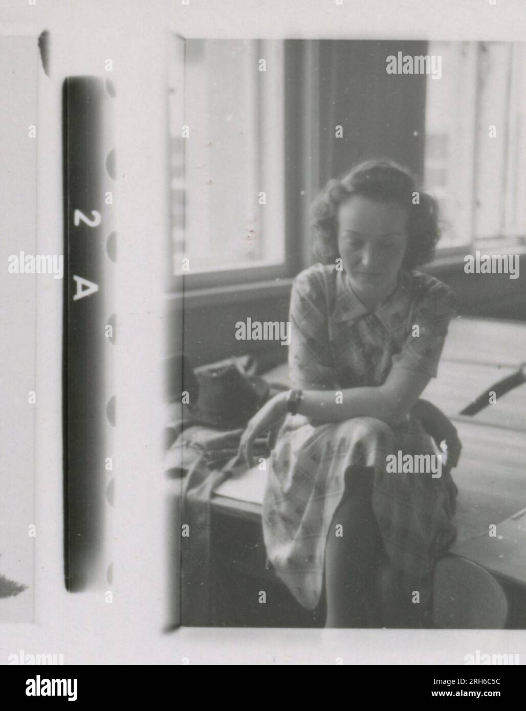 SS Photographer, Funk (1943) Concert hall with performers ...