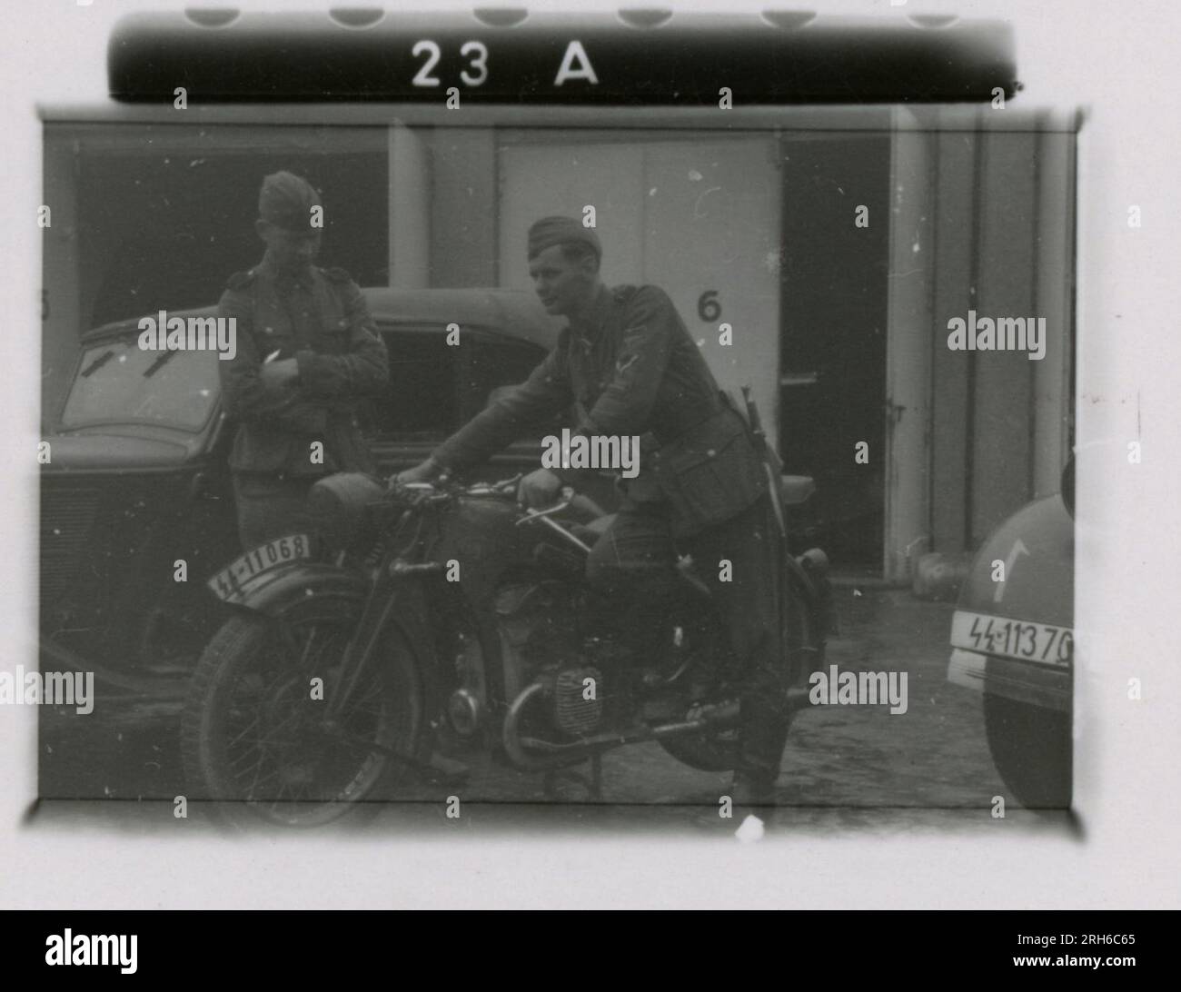 SS Photographer, Funk (1943) Concert hall with performers ...