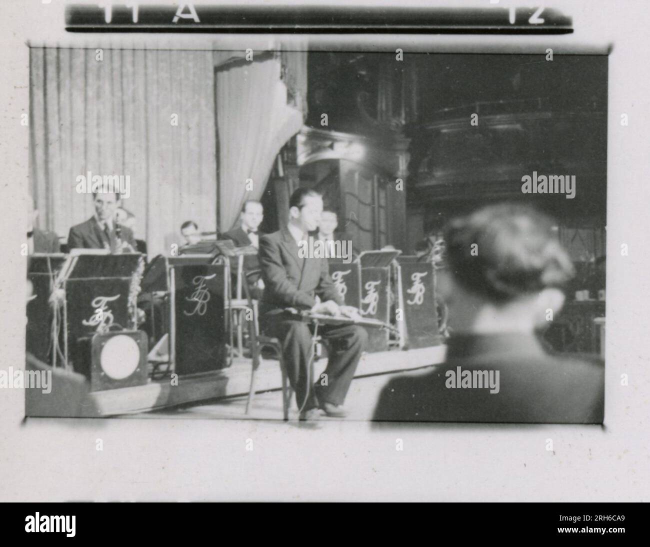 SS Photographer, Funk (1943) Concert hall with performers ...