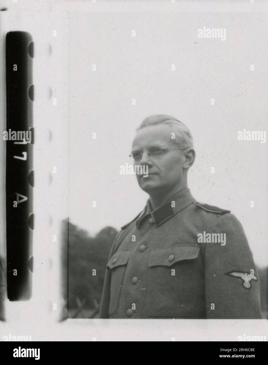 SS Photographer, Funk (1943) Concert hall with performers ...