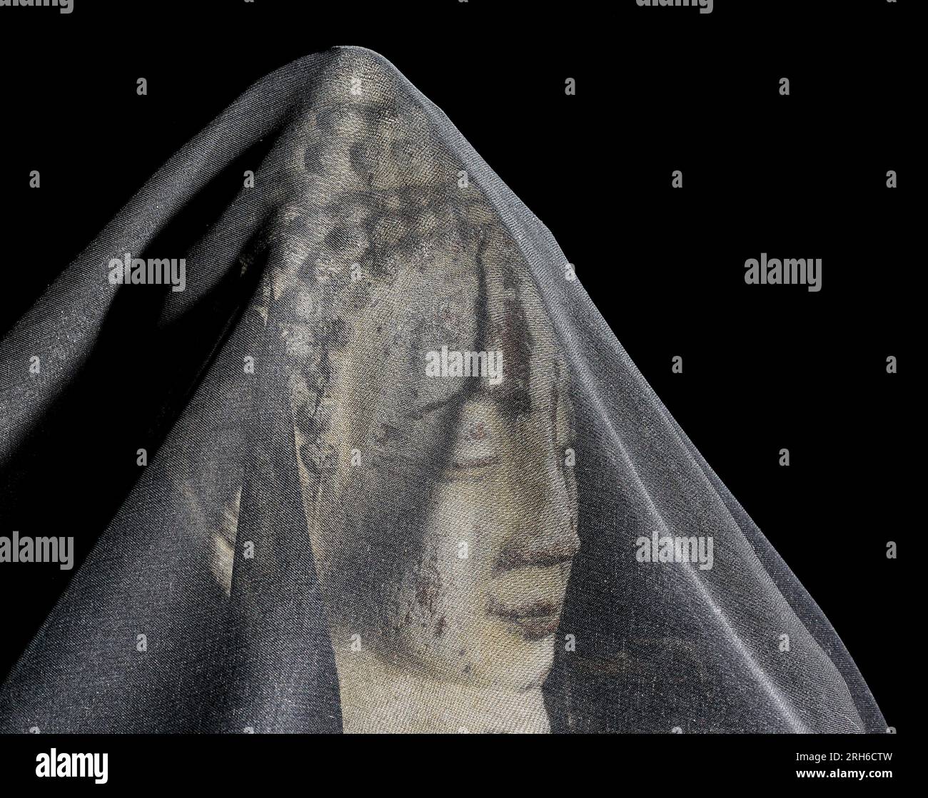 Statue of a head face hi-res stock photography and images - Alamy