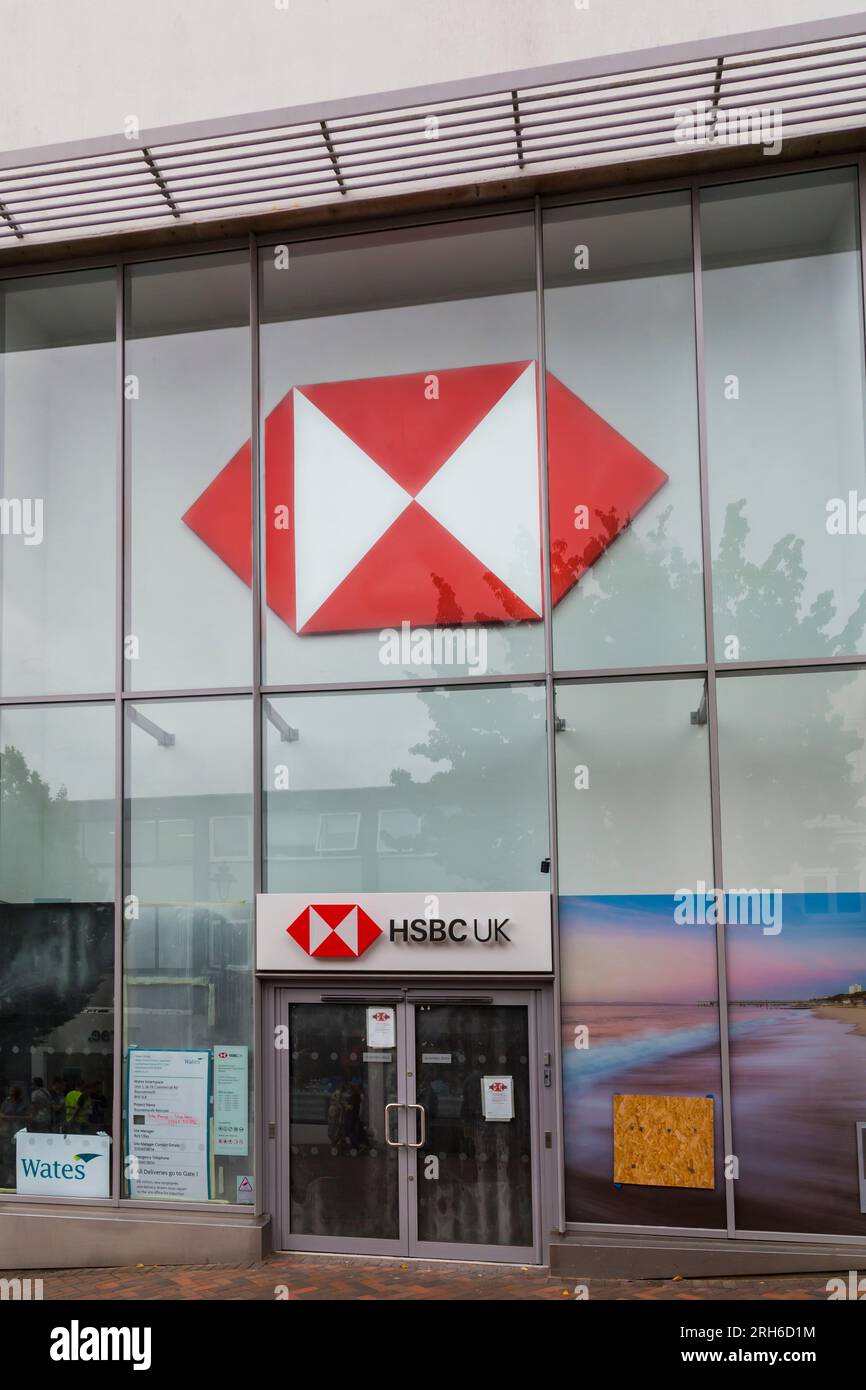 Hsbc uk branch hi-res stock photography and images - Alamy