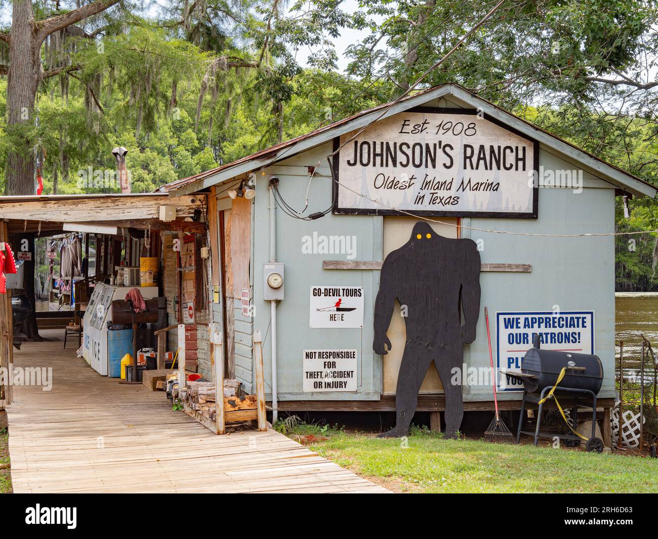Texas, JUL 1 2023 - Sunny view of the Johnson's Ranch Marina in Caddo ...