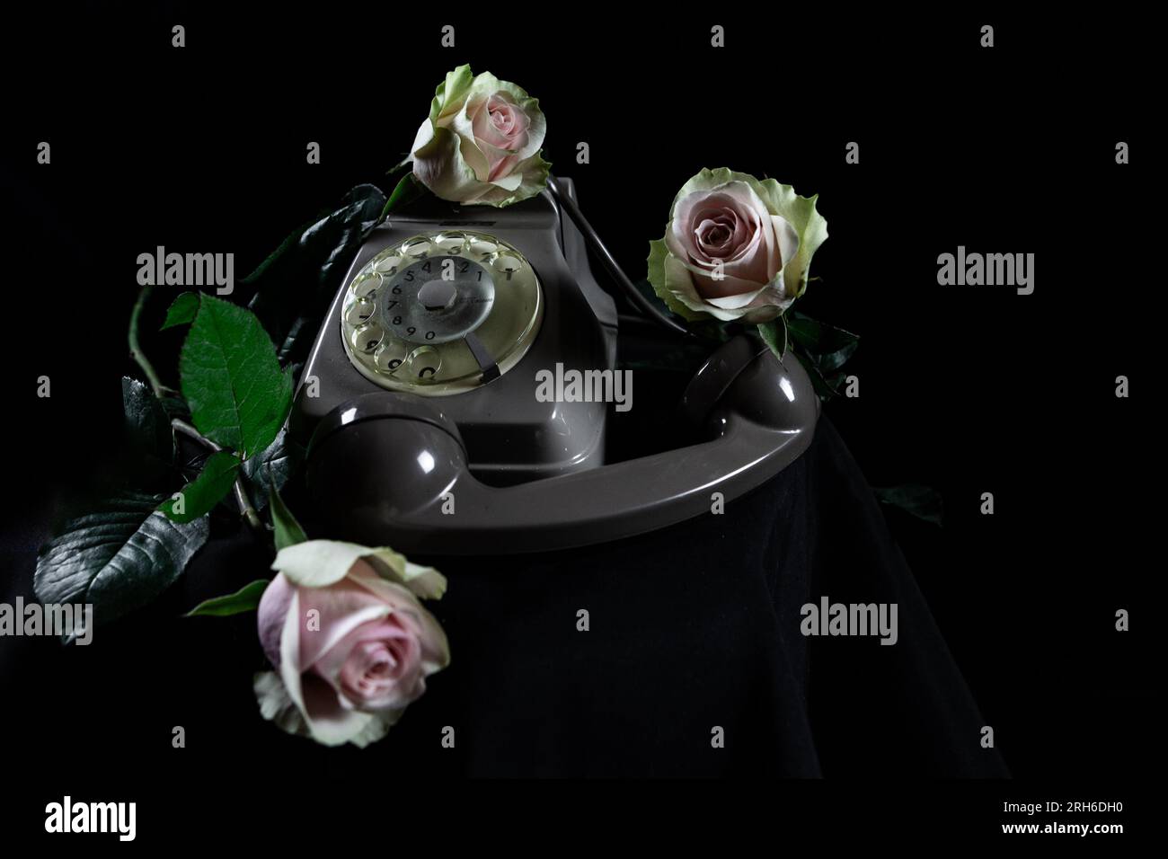 Vintage telephone 1962 hi-res stock photography and images - Alamy