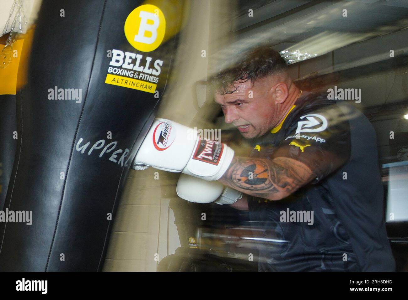 Dave Thompson as he nears the end of his boxing marathon, to complete ...