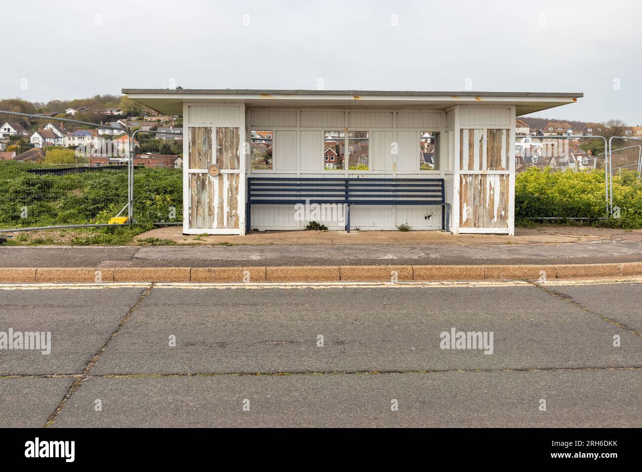Vintage wooden Tram Shelter on Princes Parade, CT21, Hythe, Kent Stock Photo - Alamy