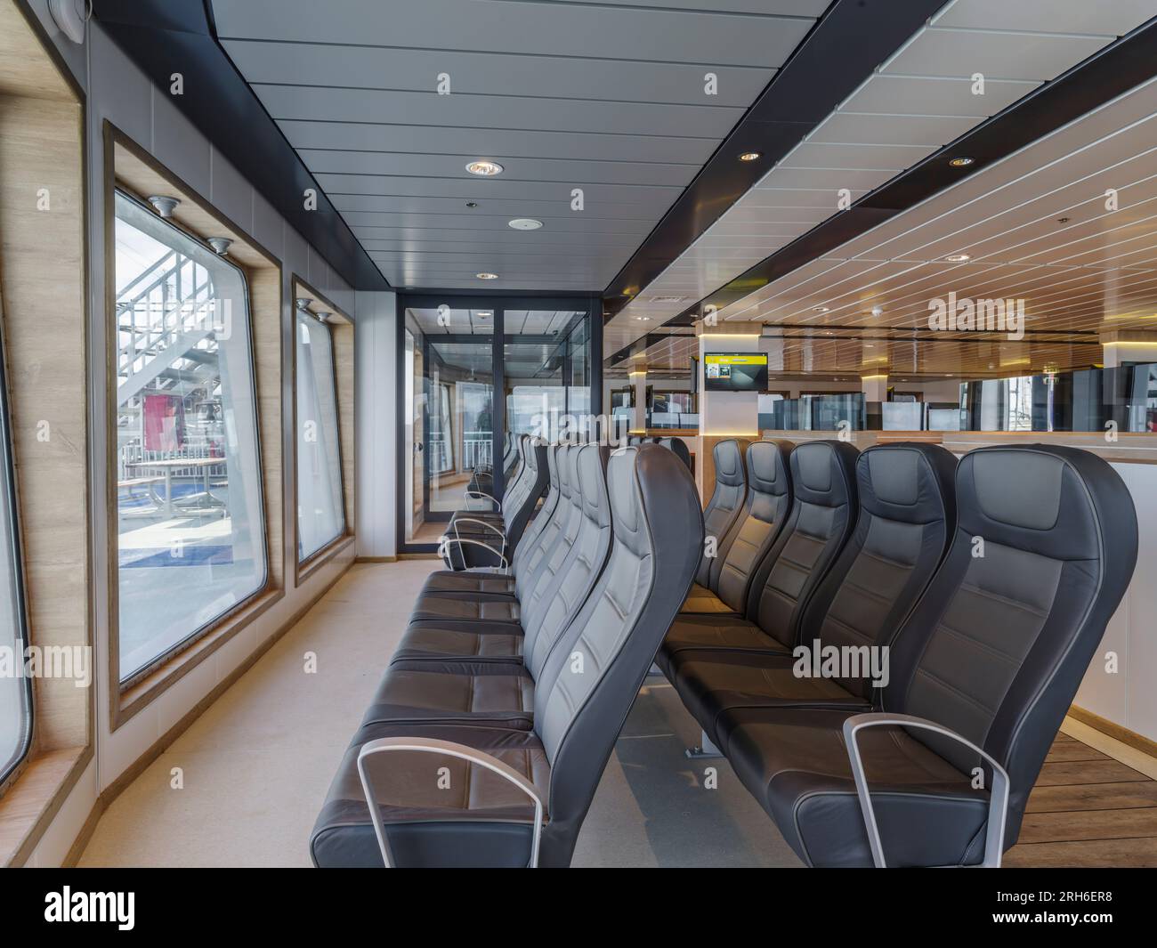 Cockpit cargo container ship hi-res stock photography and images - Alamy