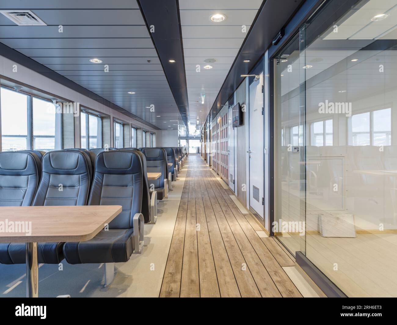 Cockpit cargo container ship hi-res stock photography and images - Alamy