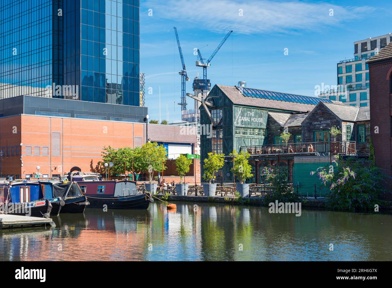 Gas Street Basin at the heart of Birmingham's canal network in ...