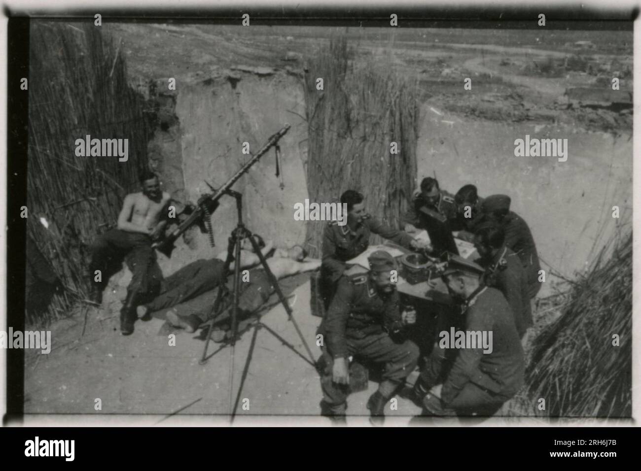SS Photographer, Geyk (Russia) Winter scenes - digging vehicles out of ...