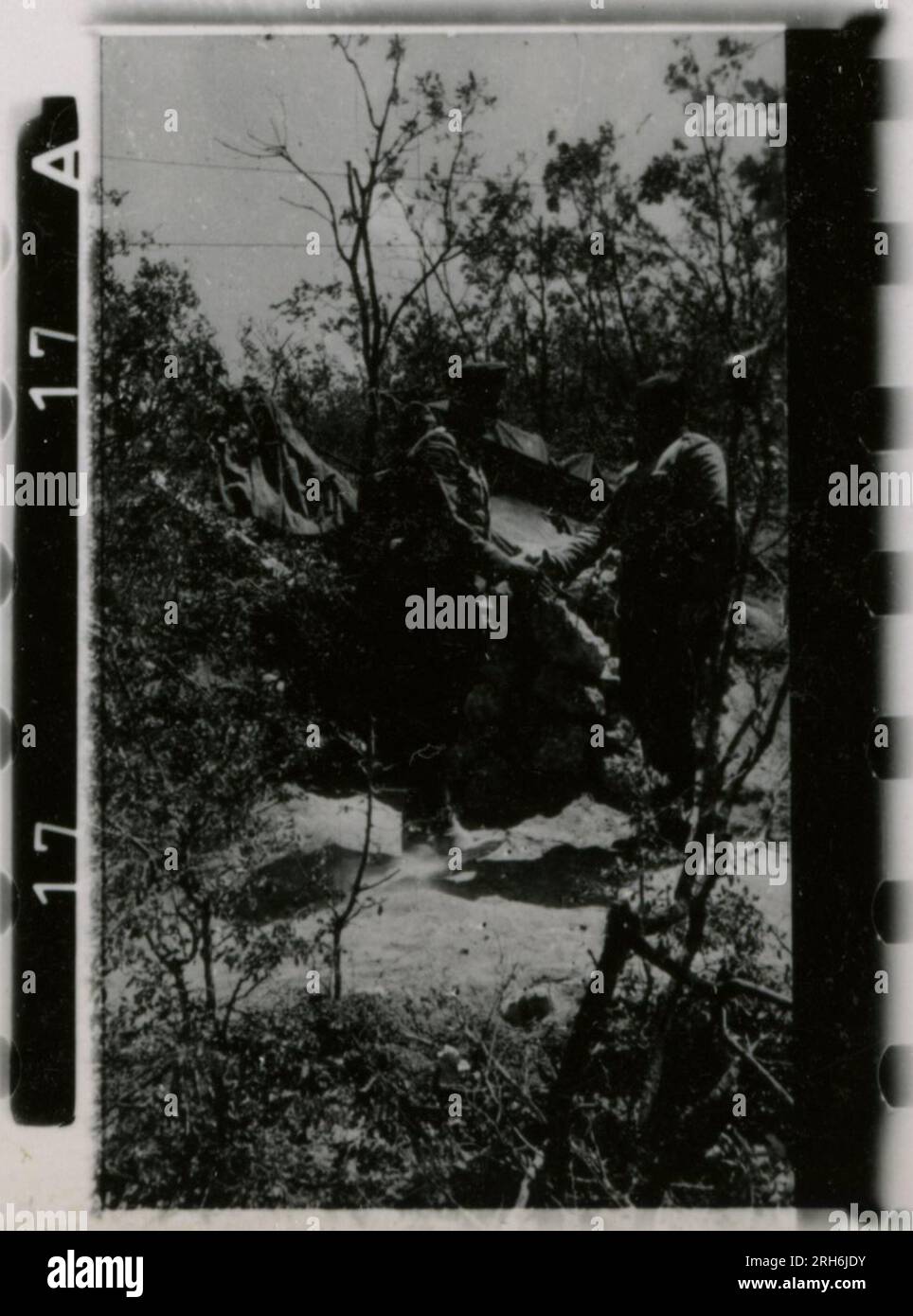 SS Photographer, Geyk (Russia) Winter scenes - digging vehicles out of ...