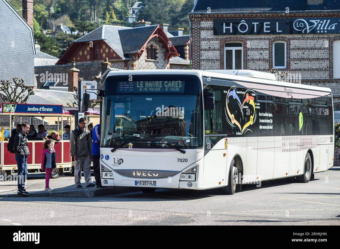 Public bus LIA in Etretat | Bus LIA a Etretat - Transport en commun Le ...