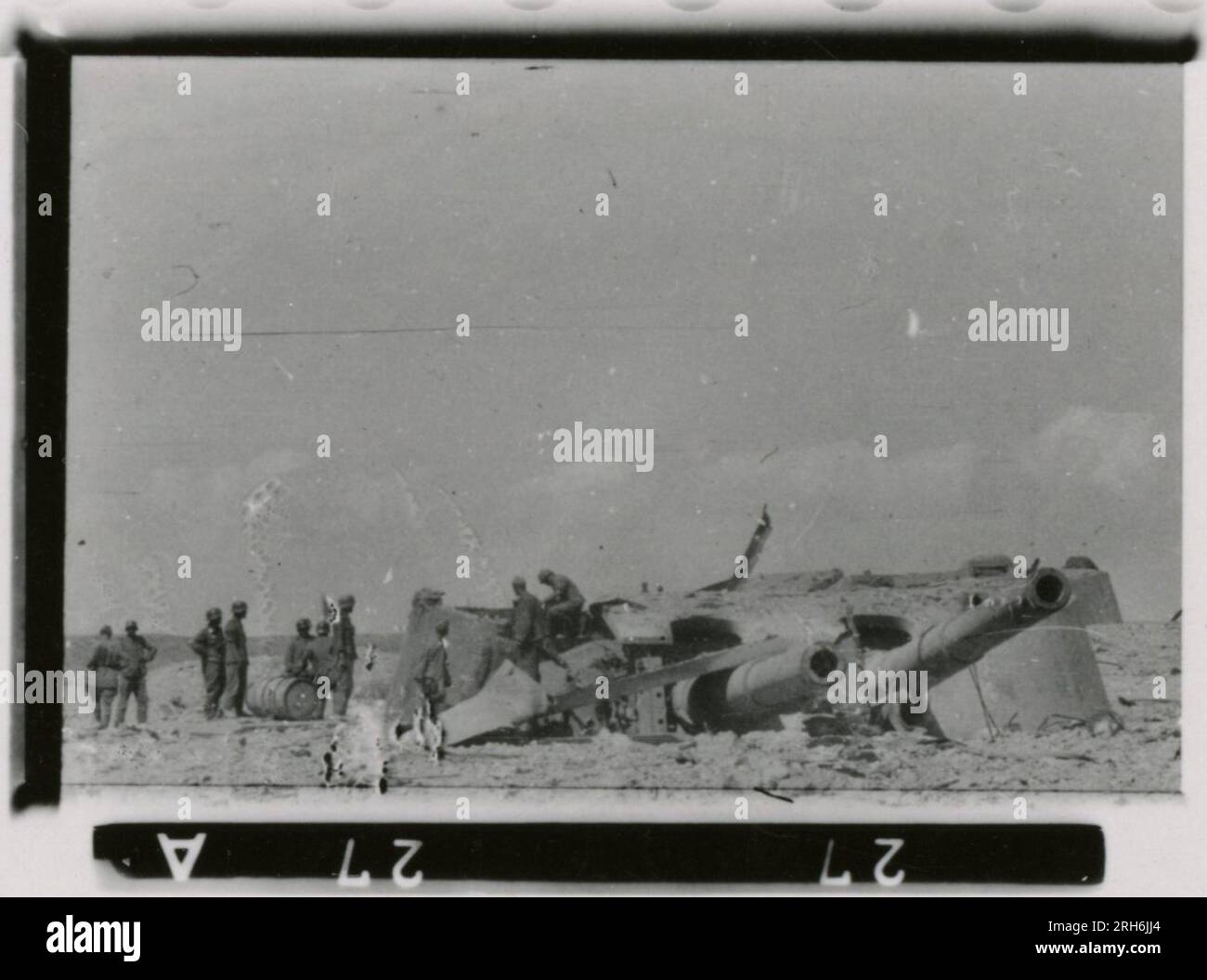 SS Photographer, Geyk (Russia) Winter scenes - digging vehicles out of ...