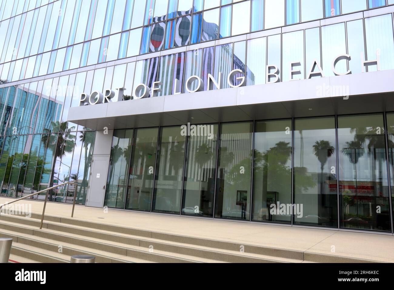 Port of long beach administration hi-res stock photography and images ...