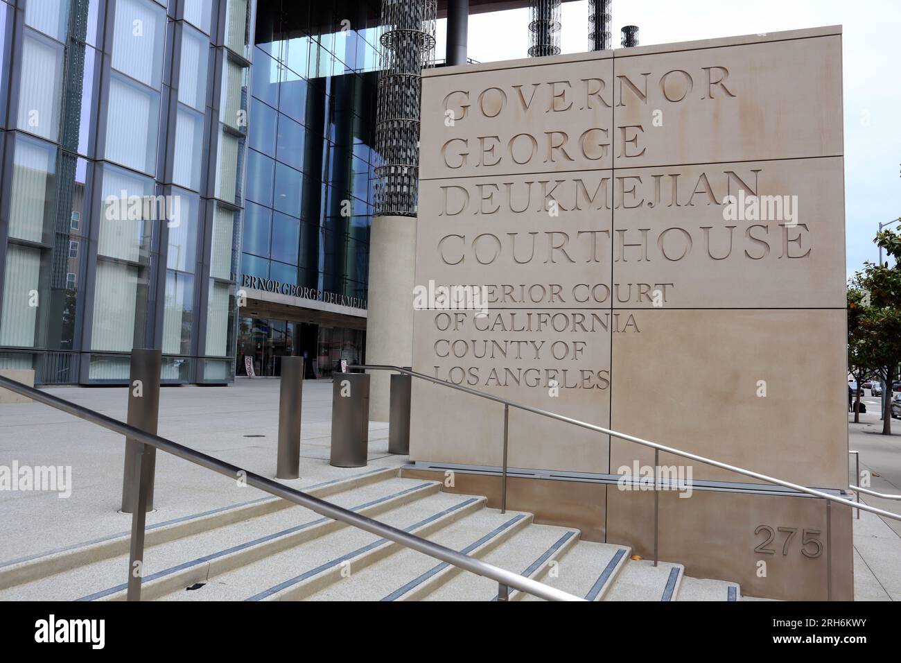 Governor george deukmejian courthouse hi-res stock photography and ...