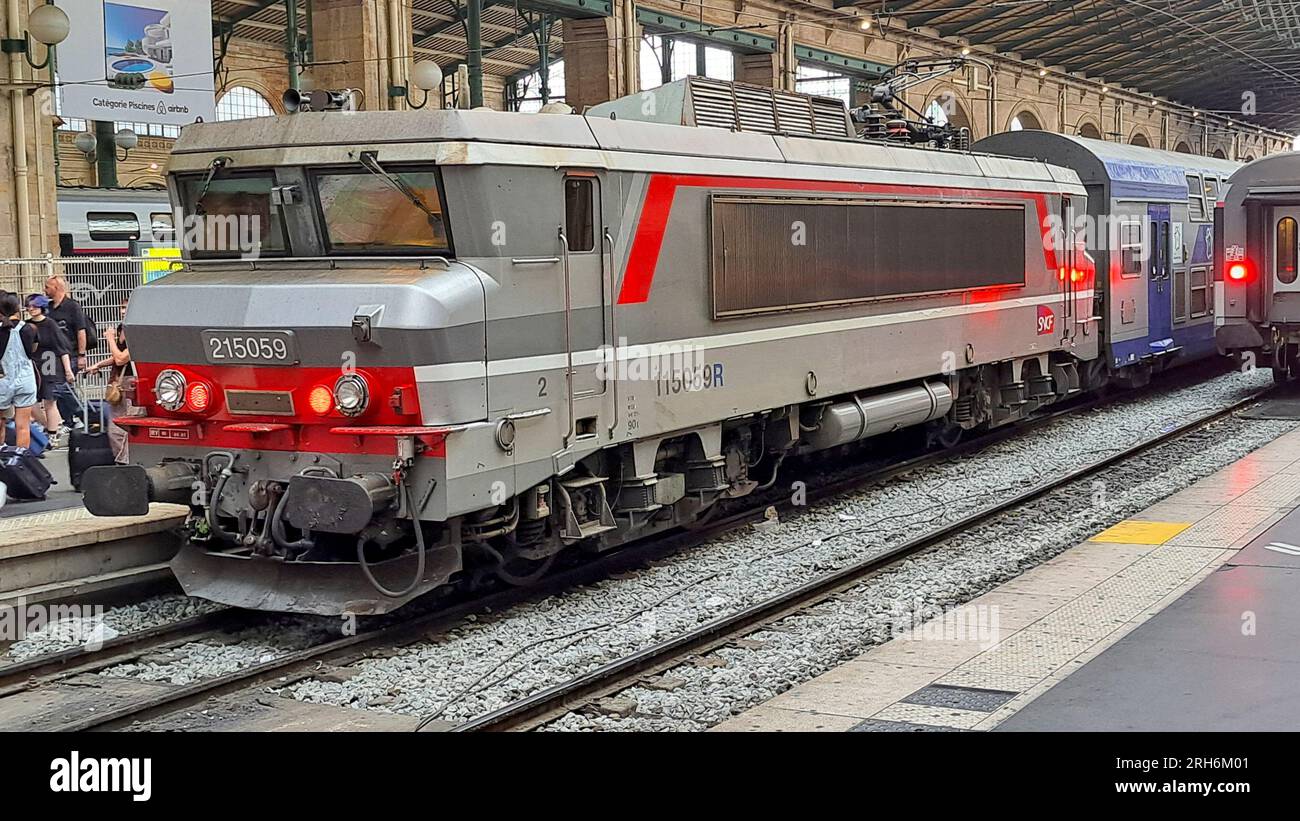 French Electric Locomotive Trains at Gare du Nord Stock Photo - Alamy