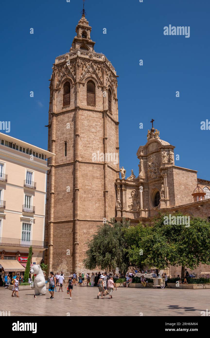 Valencia, Spain - July 25, 2023: Beautiful Valencia Cathedral, Basilica ...