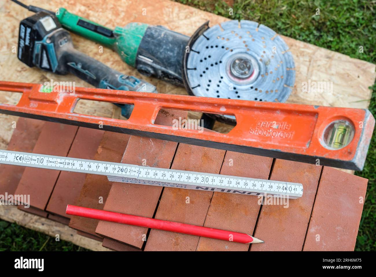 Masons tools hi-res stock photography and images - Alamy