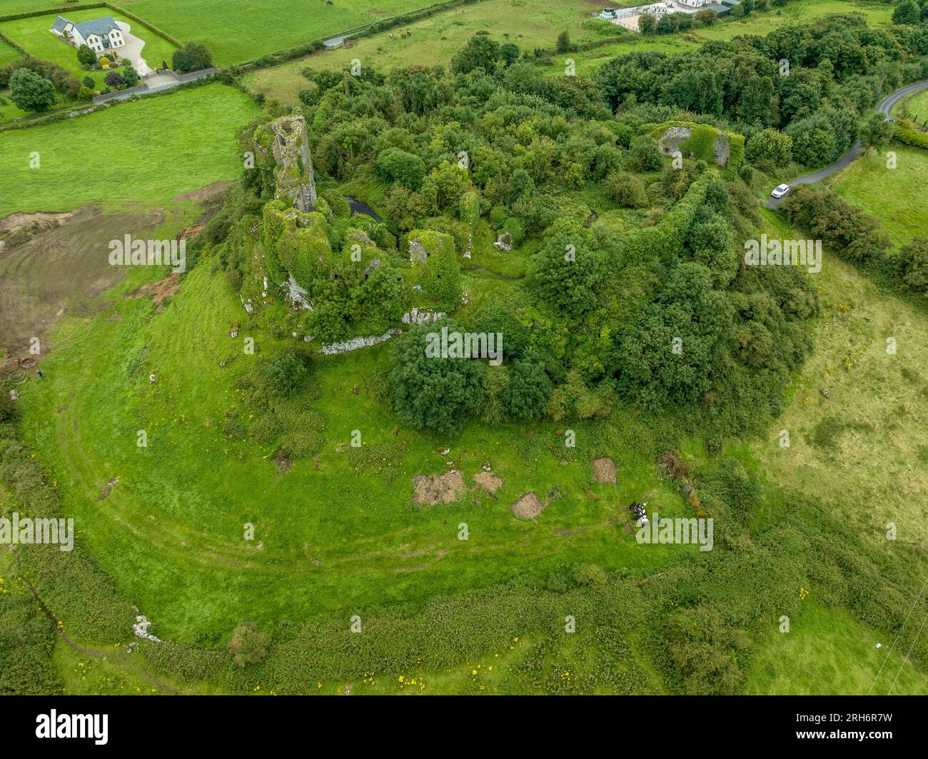 Carrigogunnell castle hi-res stock photography and images - Alamy