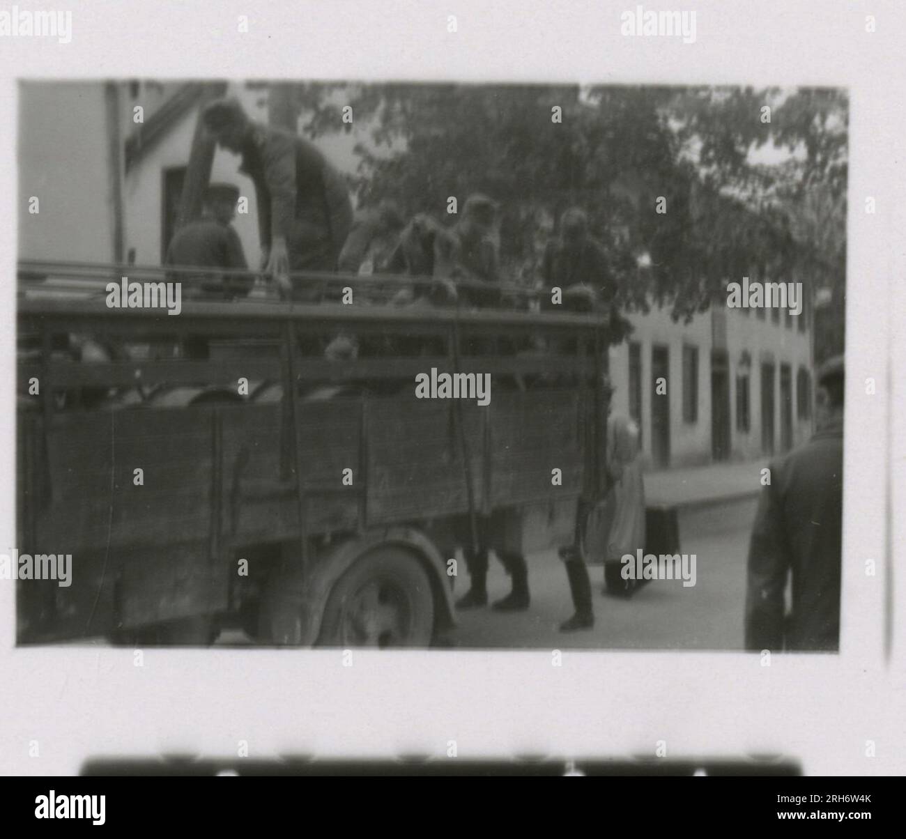 SS Photographer, Heiss (1943) Unit and soldiers in barracks, visit by ...