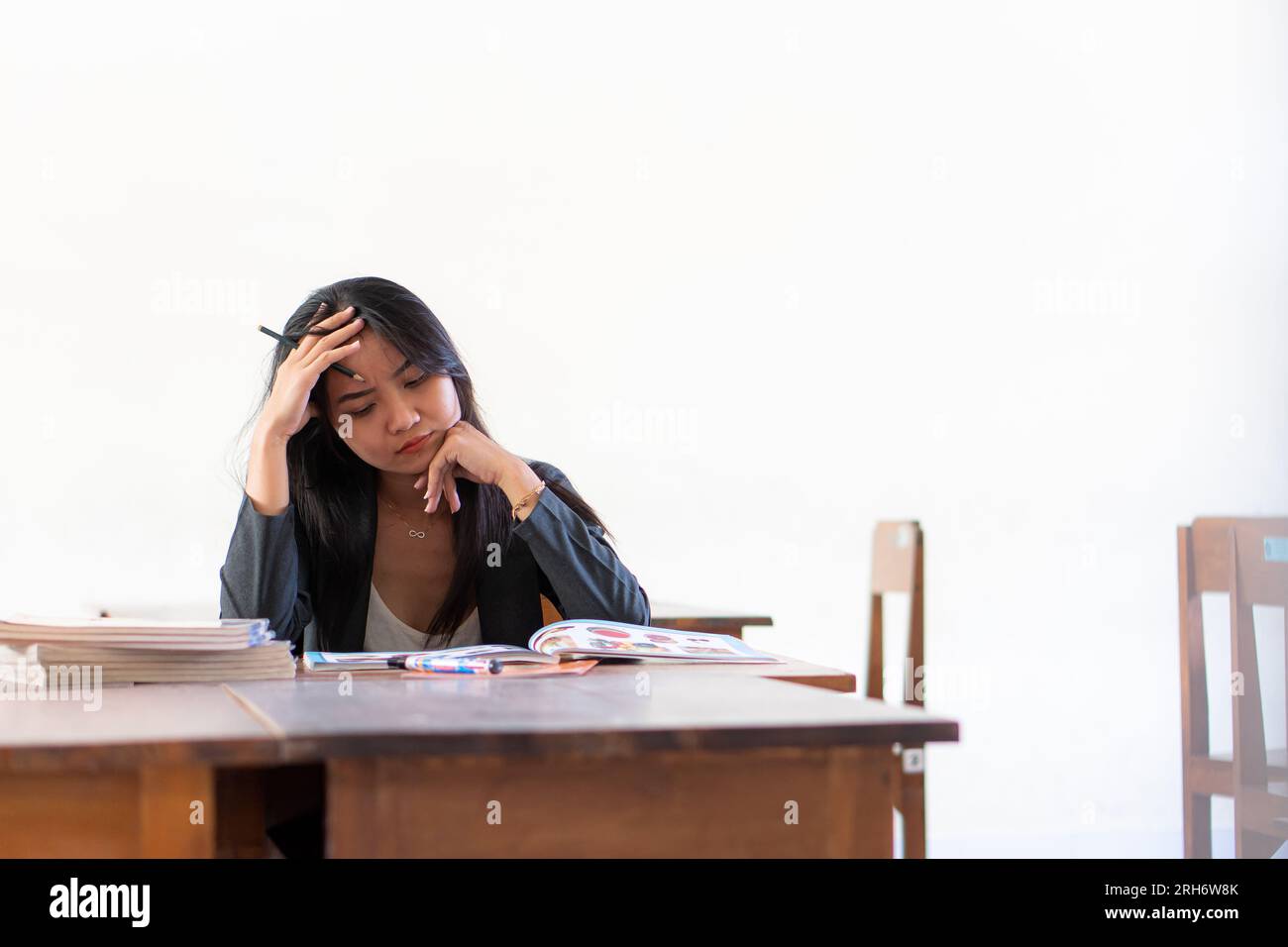 College person hi-res stock photography and images - Alamy