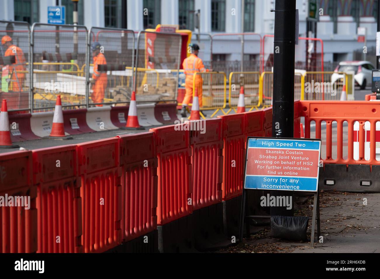 Camden, London, UK. 10th August, 2023. HS2 High Speed works on a road ...