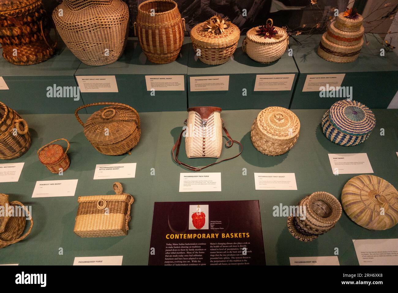 Modern native american art hi-res stock photography and images - Alamy