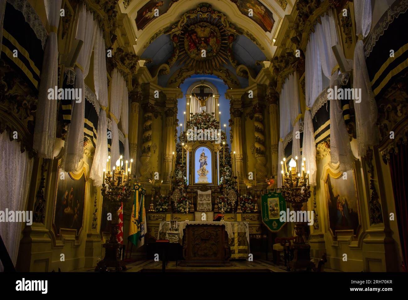 Low key image hi-res stock photography and images - Alamy