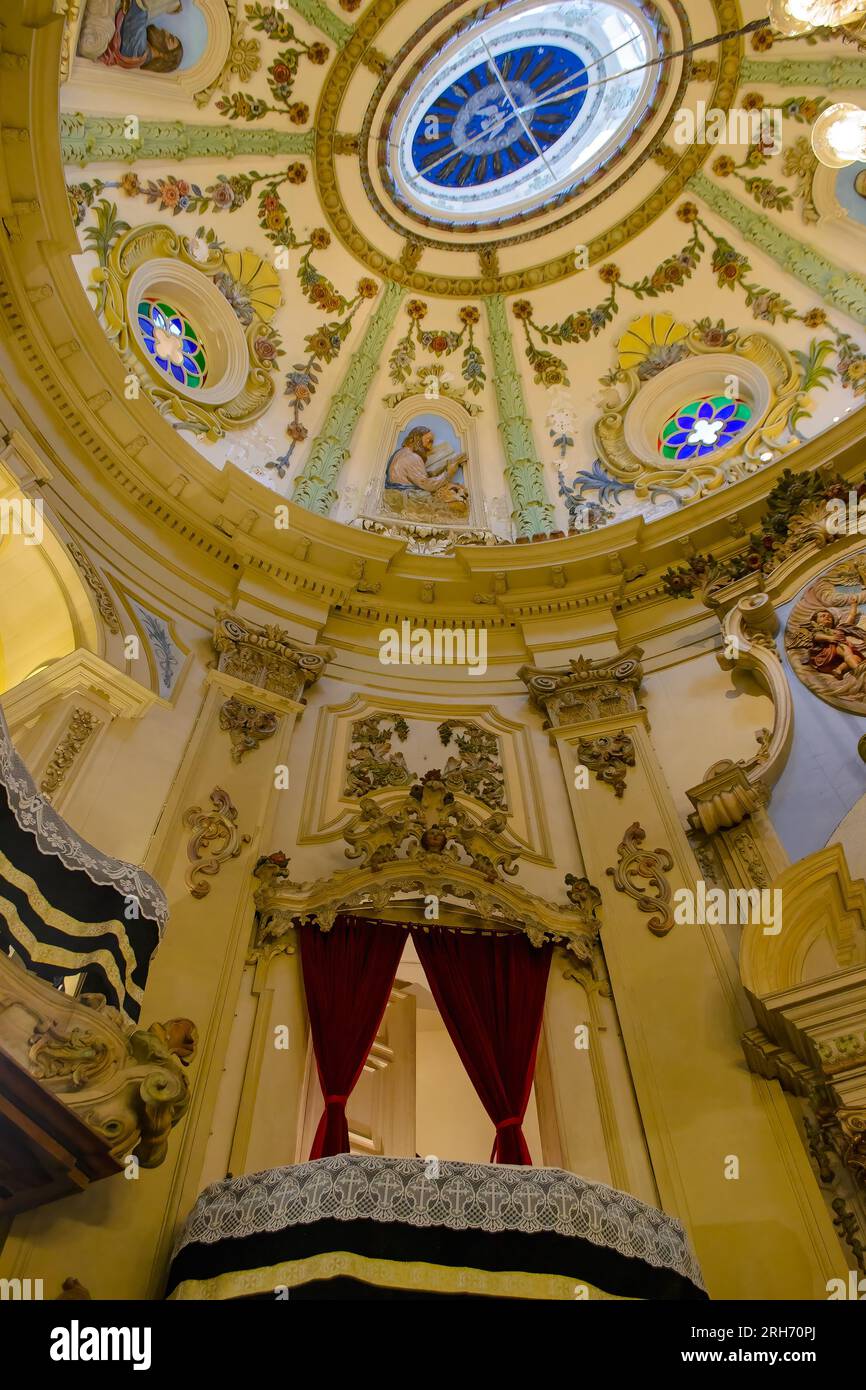 Dome architecture building structure catholic hi-res stock photography and images - Alamy