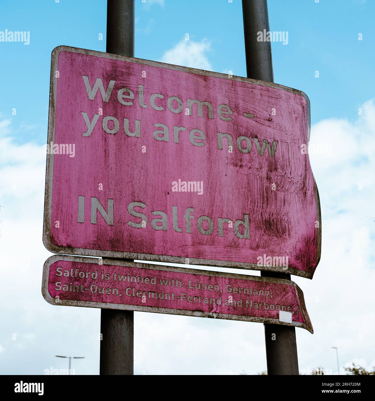 Manchester road sign hi-res stock photography and images - Alamy