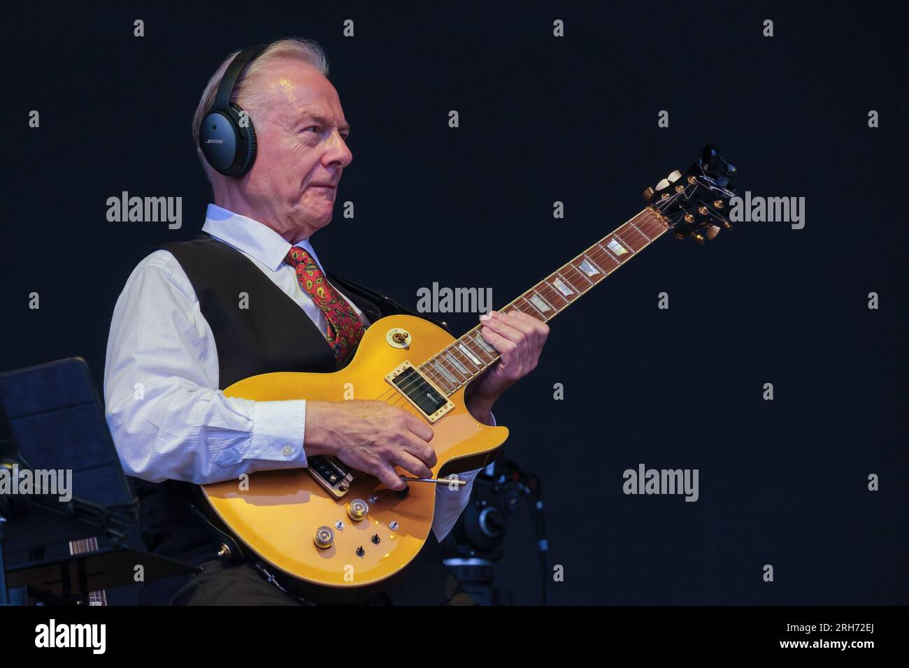 Robert Fripp performing at Fairports Cropredy Convention. August 10 ...