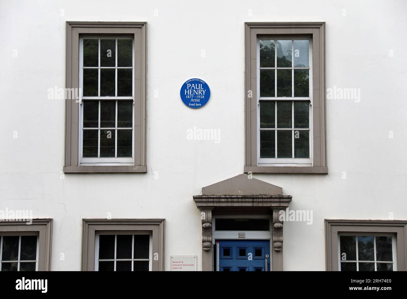 Paul Henry blue plaque in Belfast Stock Photo - Alamy