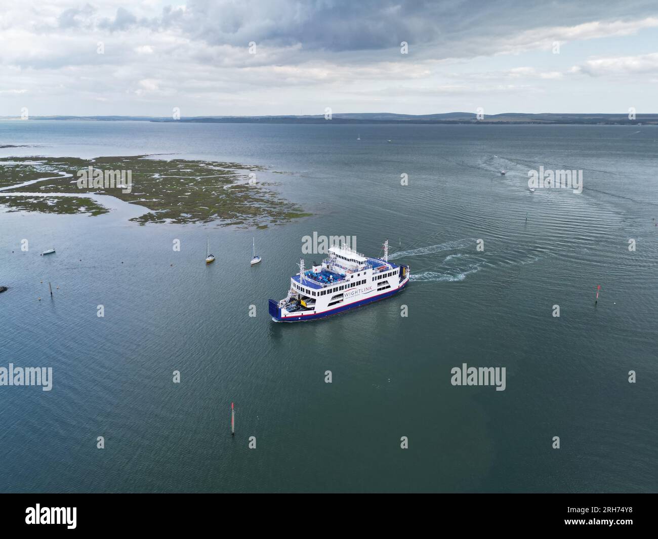 Ferry terminal lymington hi-res stock photography and images - Alamy