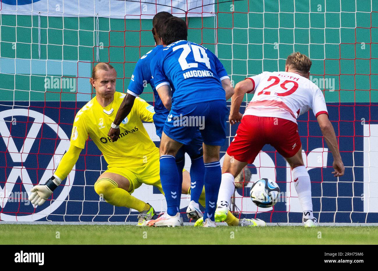 Regensburg, Germany. 14th Aug, 2023. Soccer: DFB-Pokal, Jahn Regensburg ...