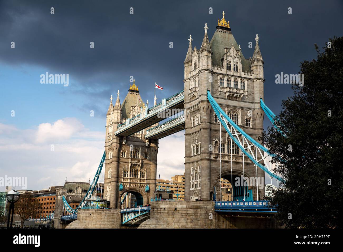 Since 1976 bascules driven by electricity rather than steam hi-res ...