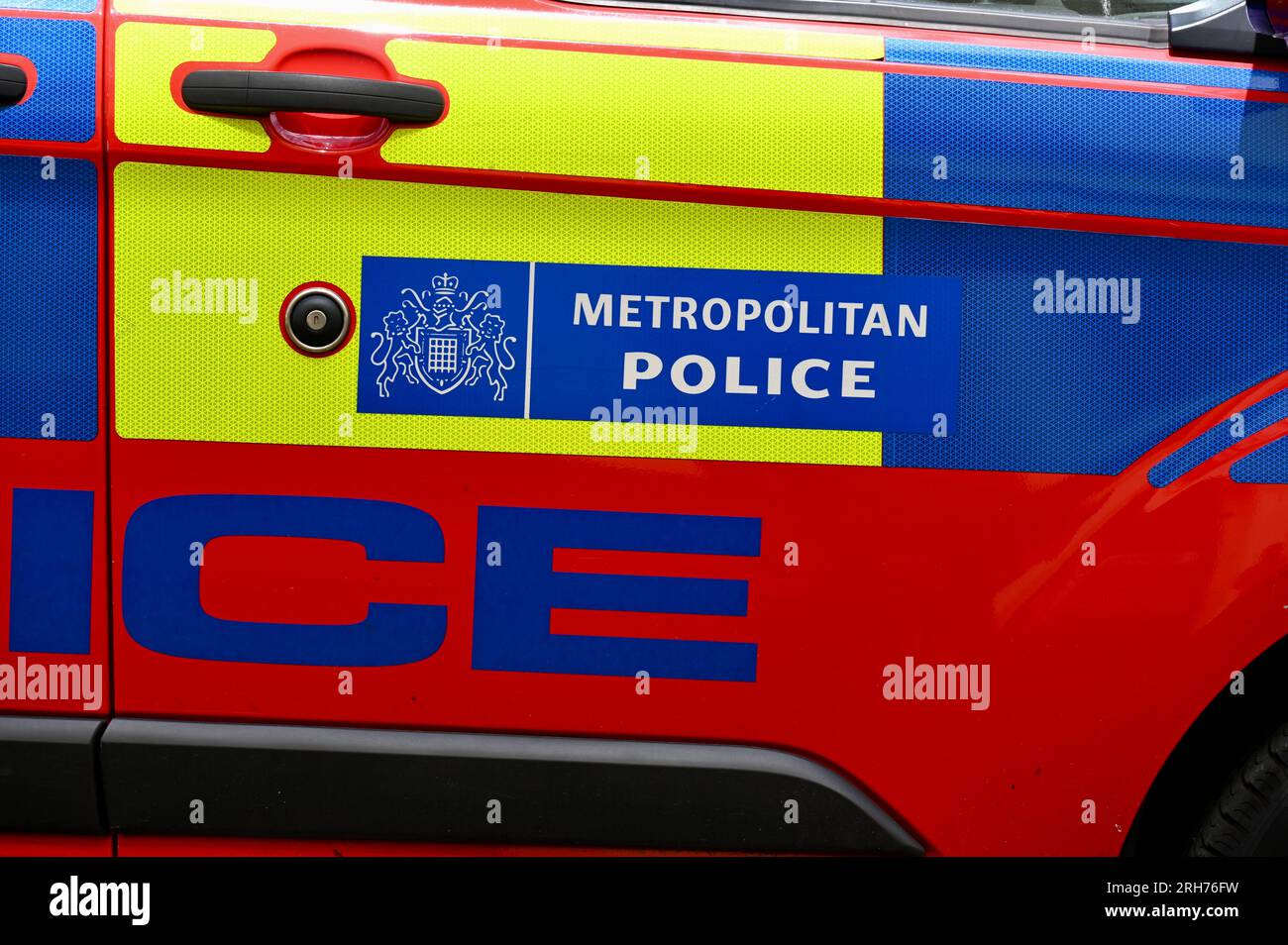 Met police patrol car hi-res stock photography and images - Alamy