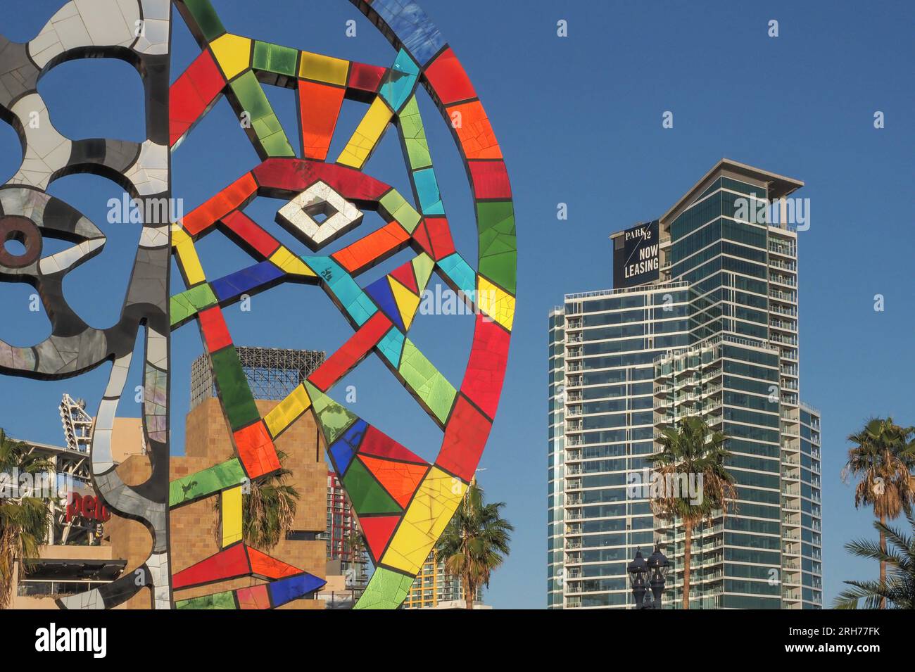 Coming Together statue by Niki de Saint Phalle in San Diego, California ...
