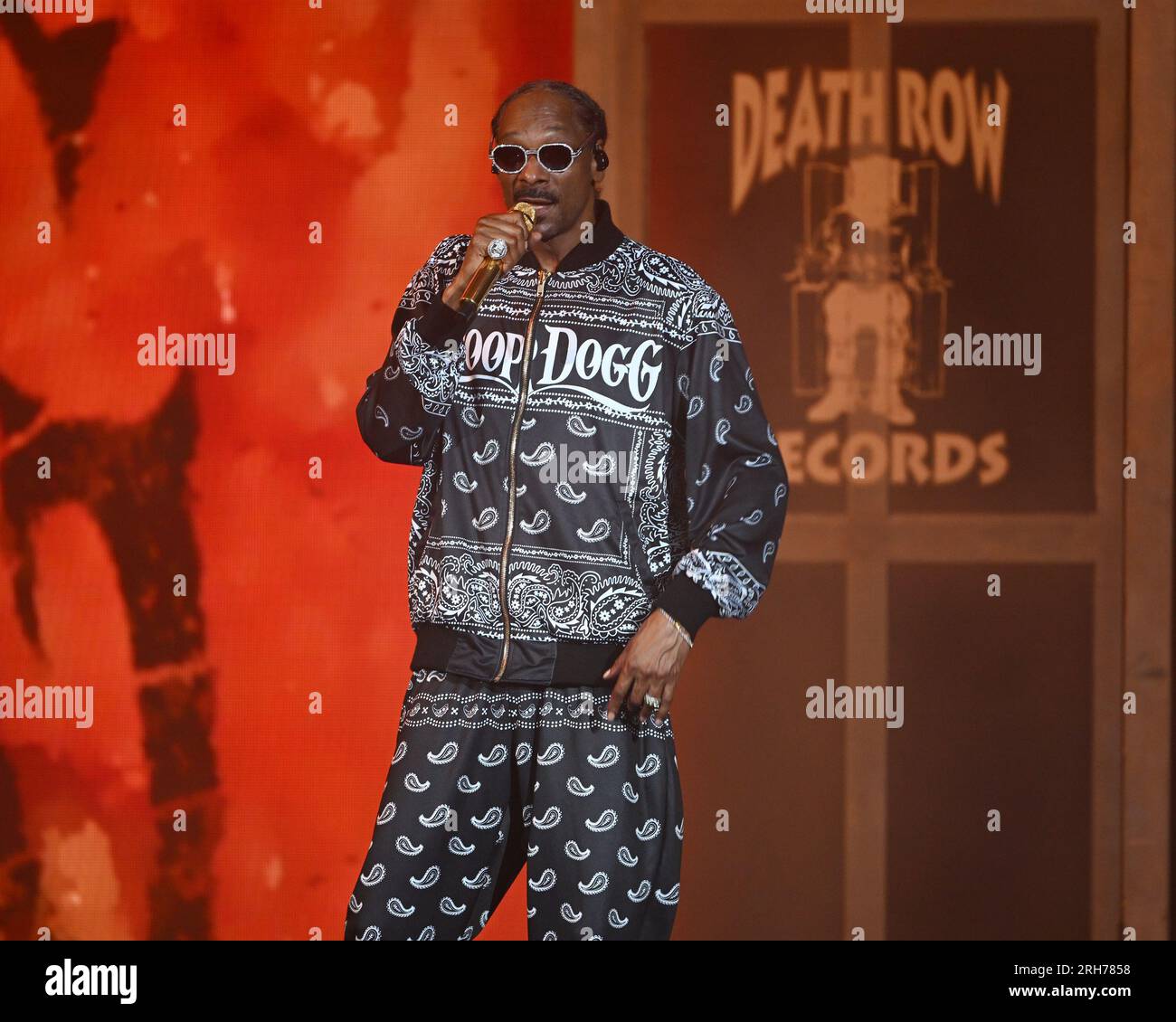 West Palm Beach, FL, USA. 13th Aug, 2023. Snoop Dogg performs during ...