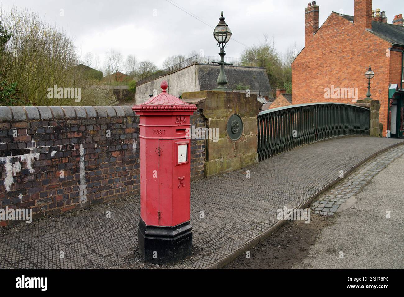 Royal mailbox hi-res stock photography and images - Alamy